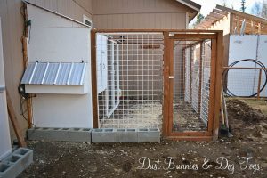 15 Easy to Build Chicken Run Ideas on a Budget - Eco Peanut